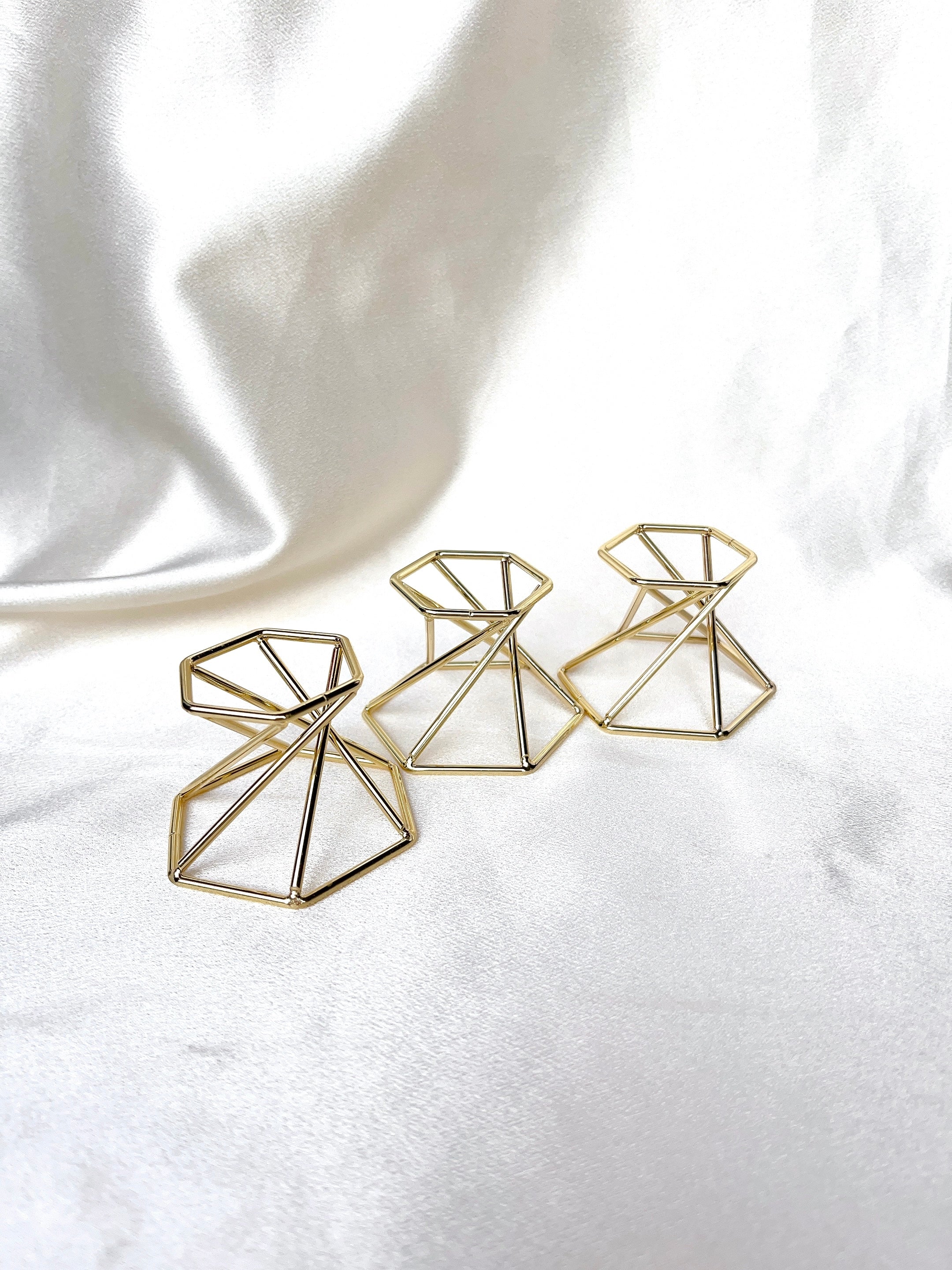 Gold Metal Sphere Stand – Artemis' Stone