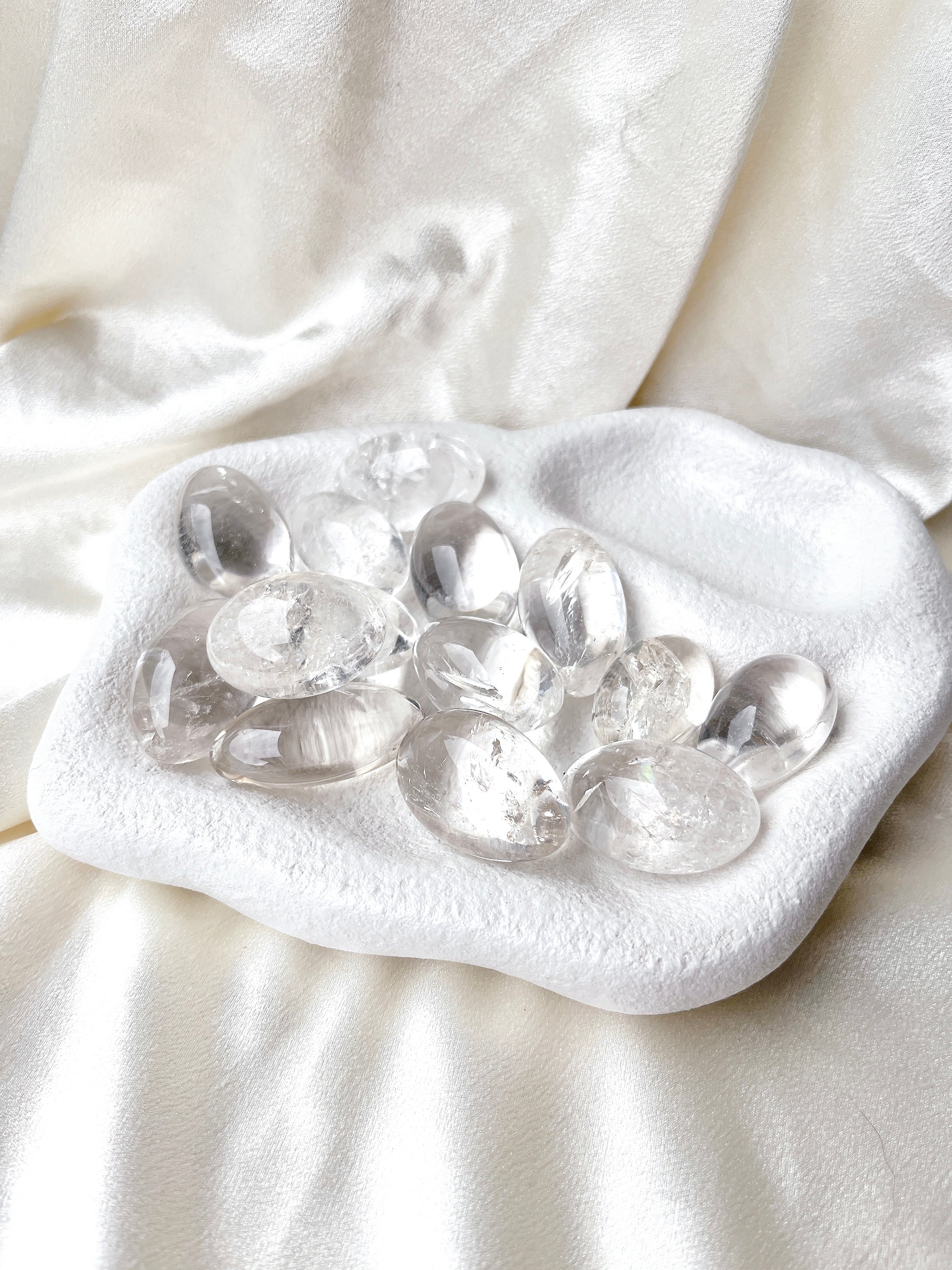 High Grade Clear Quartz Tumble Stone- Medium – Artemis' Stone